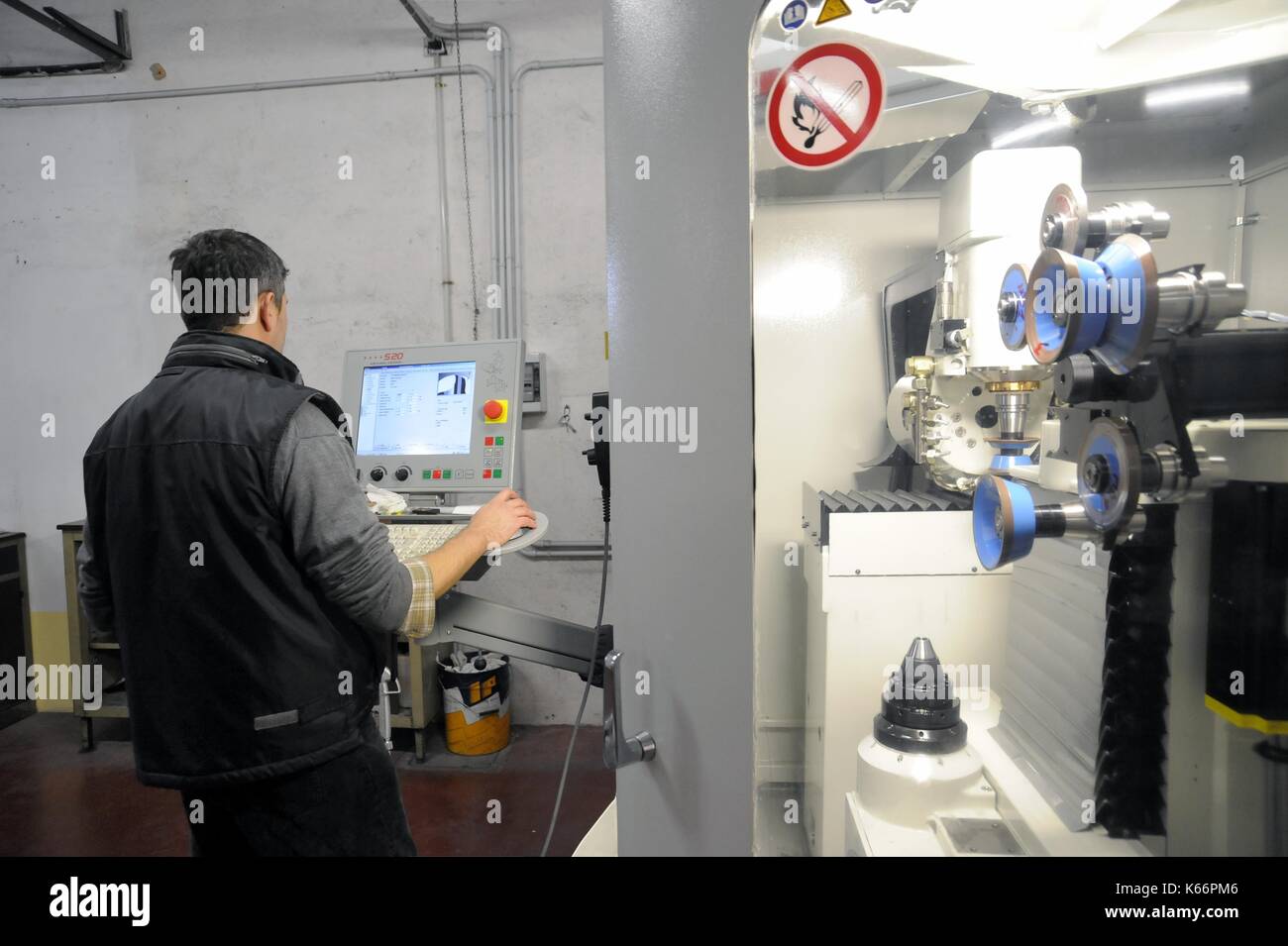 handicraft workshop for tool sharpening and high precision mechanics ...