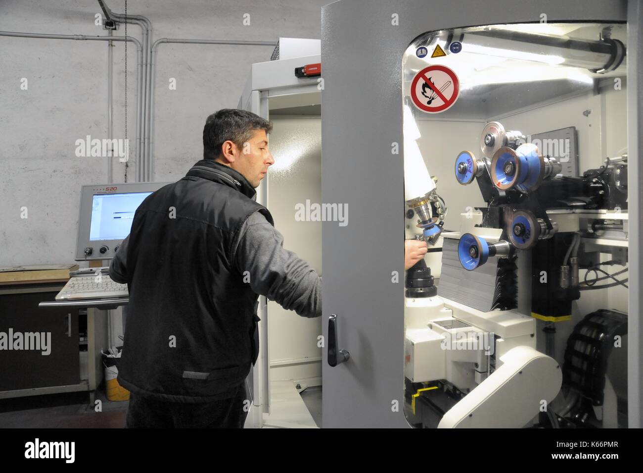 handicraft workshop for tool sharpening and high precision mechanics ...