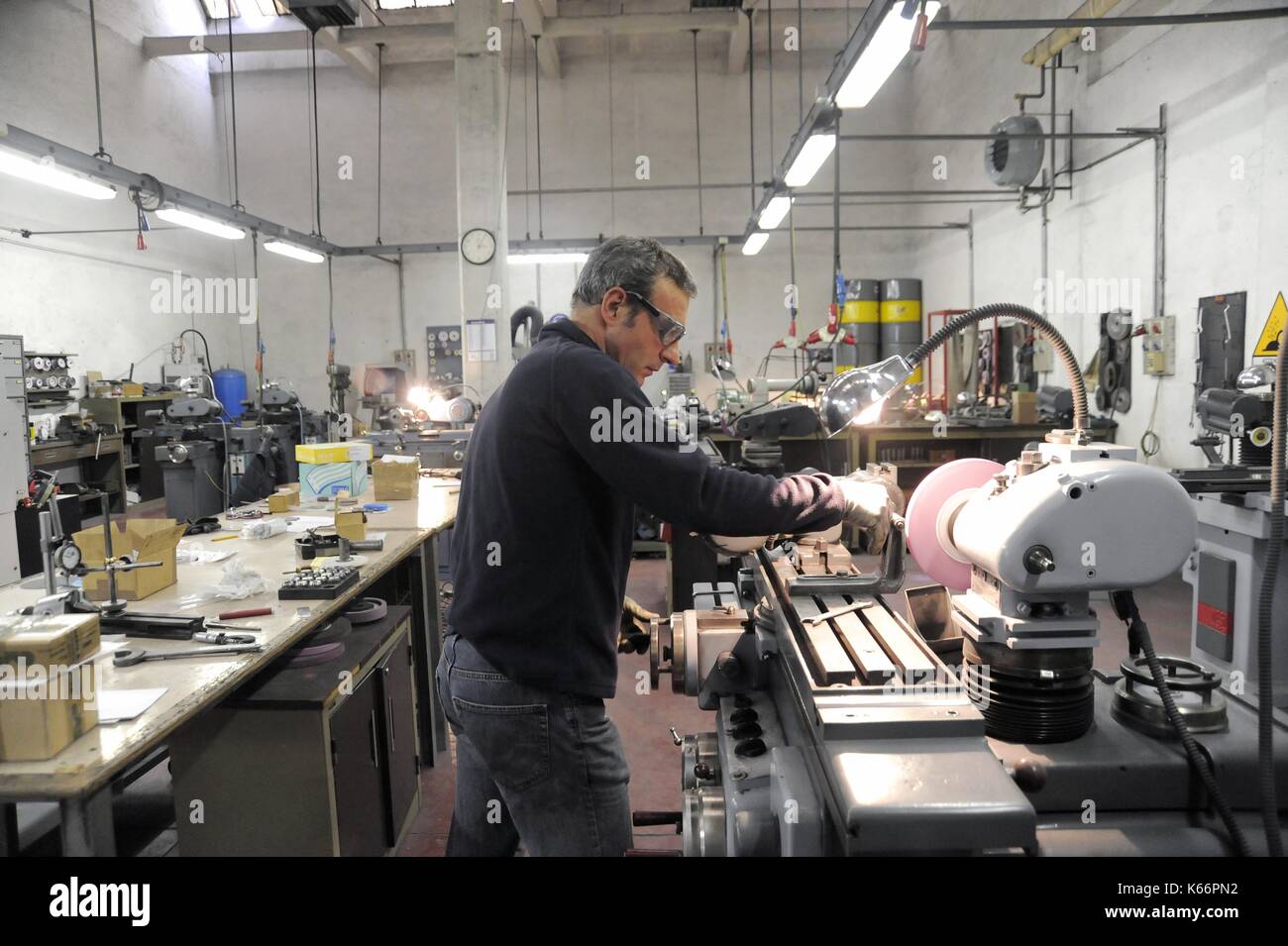 handicraft workshop for tool sharpening and high precision mechanics ...