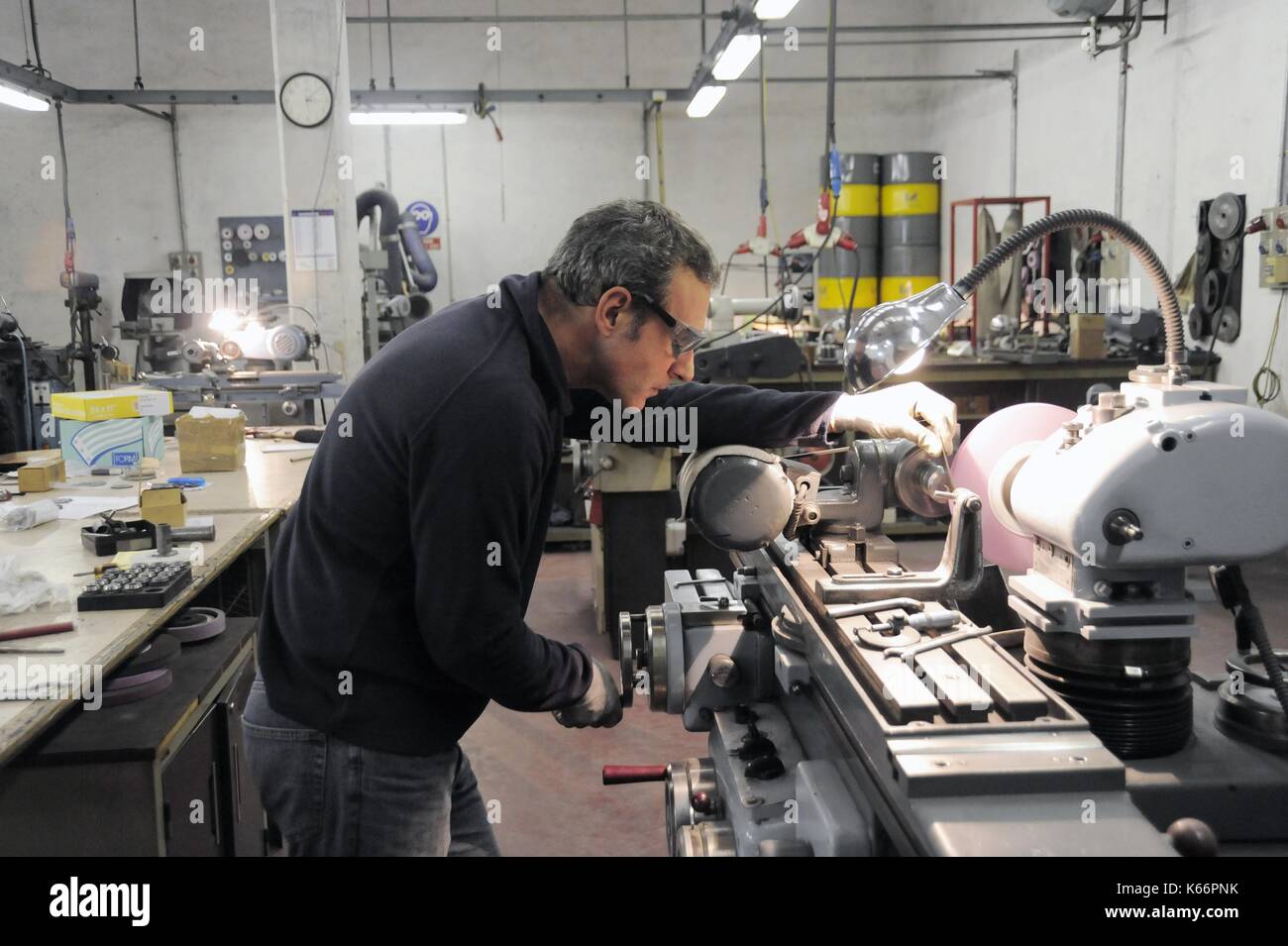 handicraft workshop for tool sharpening and high precision mechanics ...