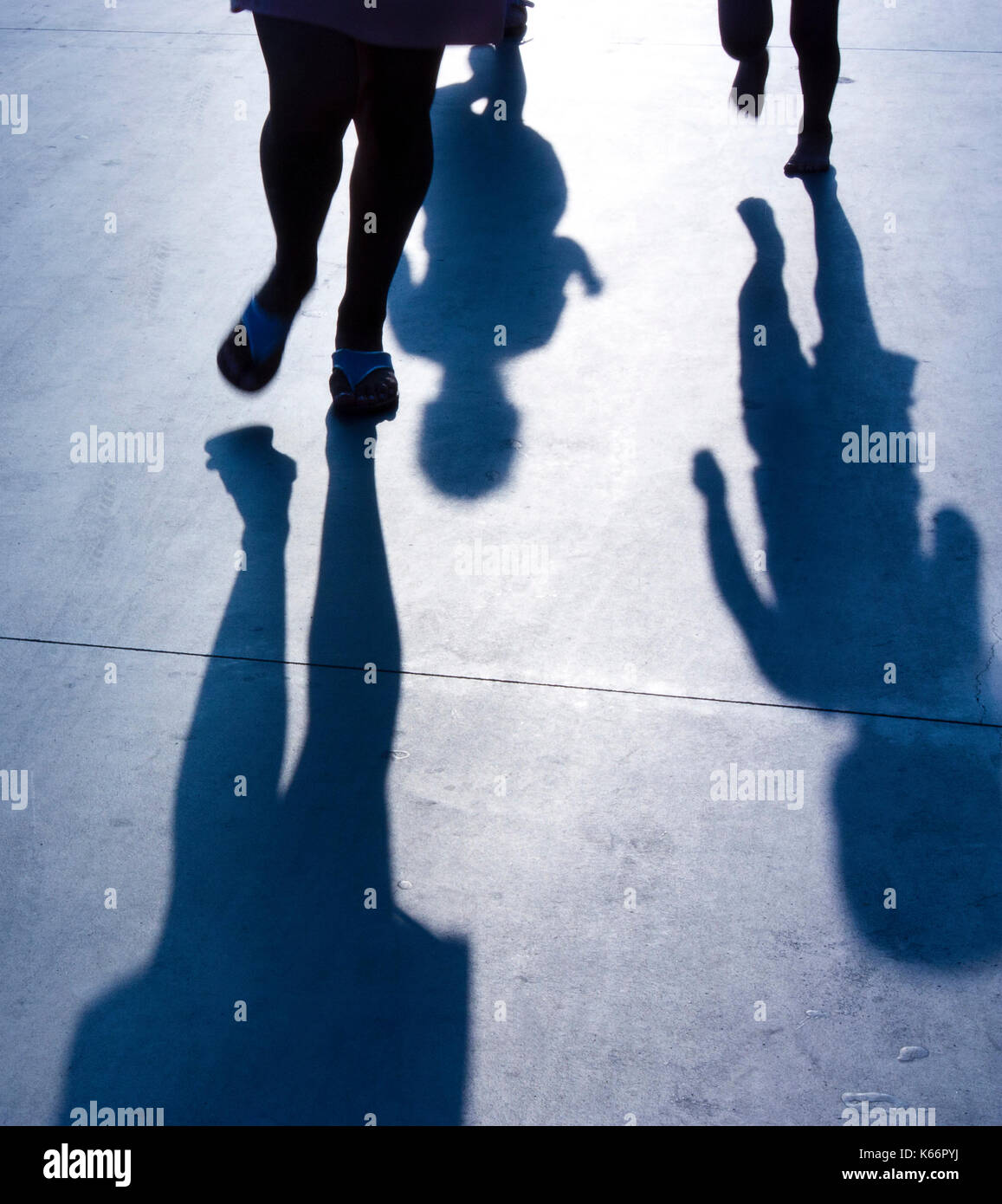 Mother And Children Silhouette Shadow High Resolution Stock Photography ...