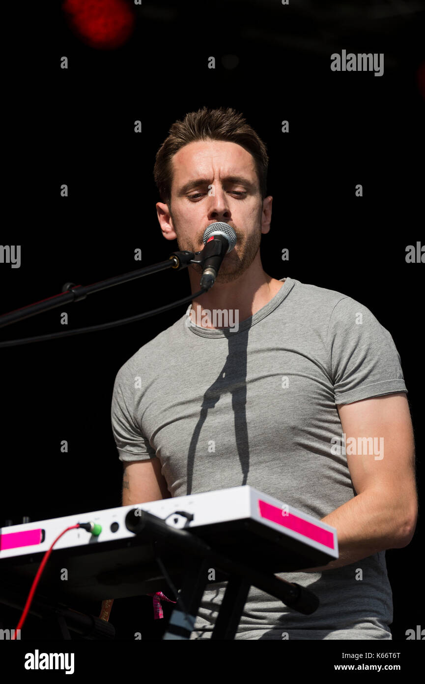 Robert shields hi-res stock photography and images - Alamy