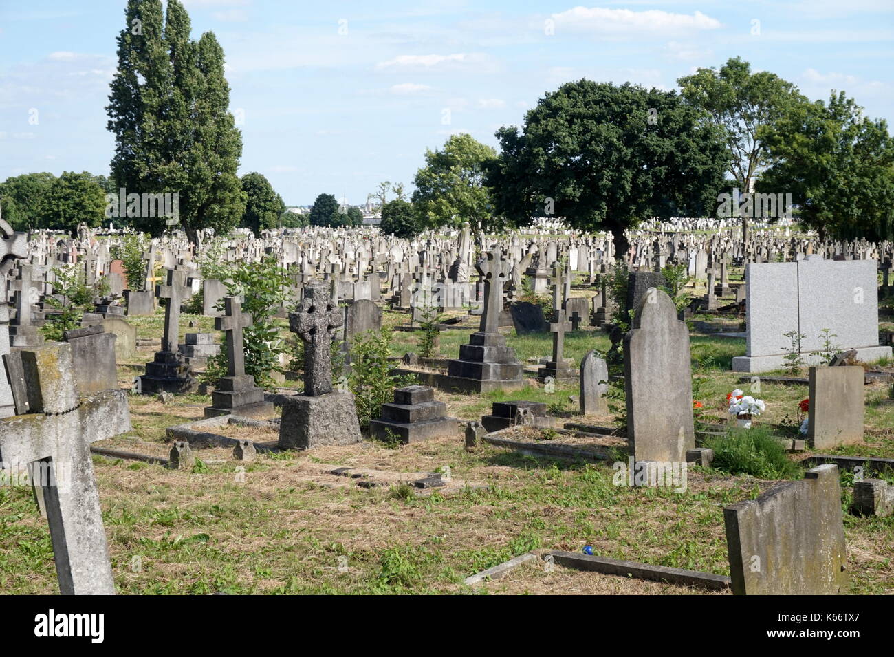 Saint marys roman catholic cemetery hi-res stock photography and images ...