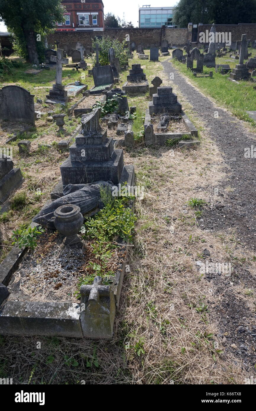 Harrow graveyard hi-res stock photography and images - Alamy