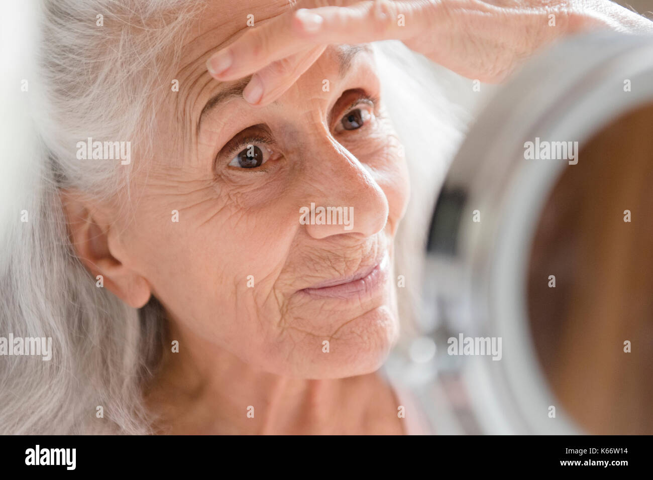 Eye wrinkles hi-res stock photography and images - Alamy