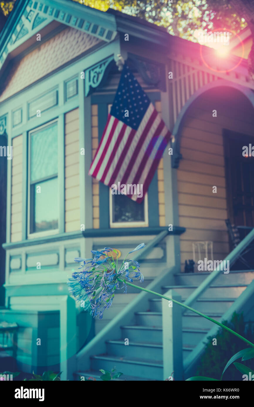 Quintessential american home hi-res stock photography and images - Alamy