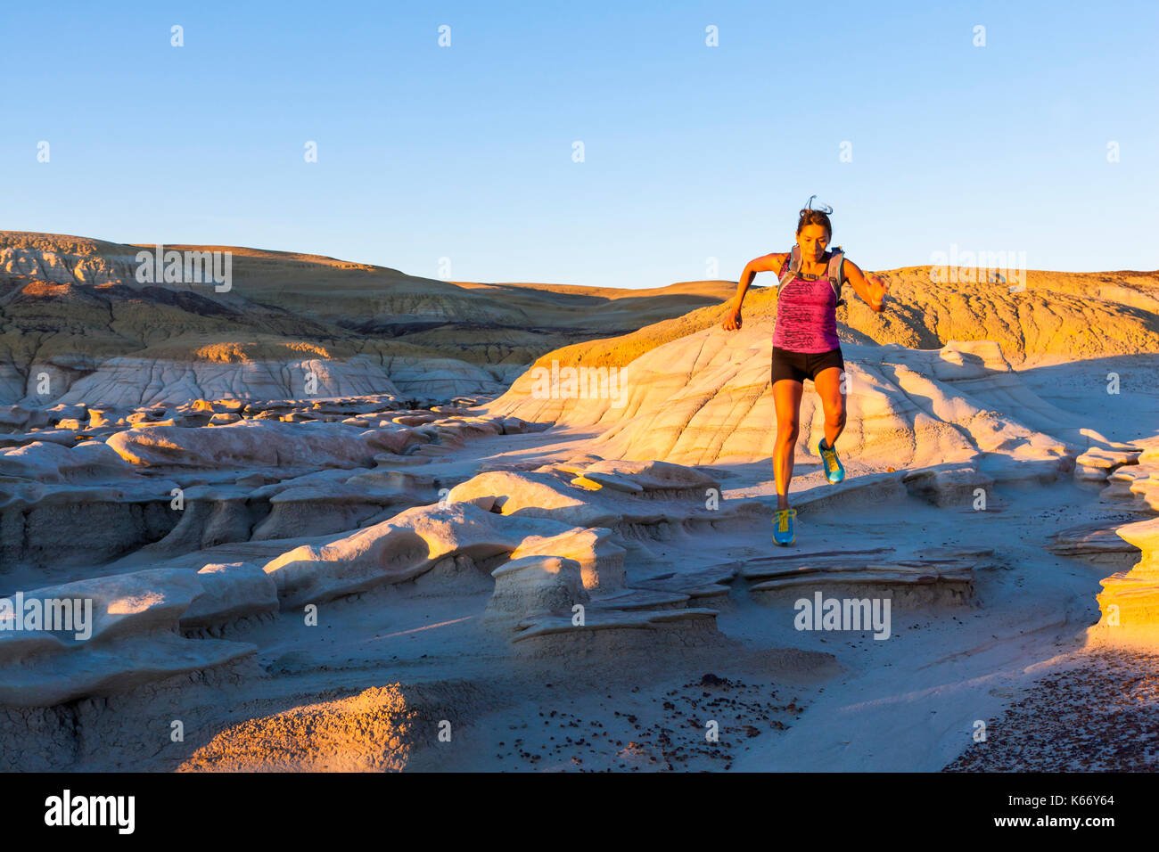 Sky runner indian woman hi-res stock photography and images - Alamy