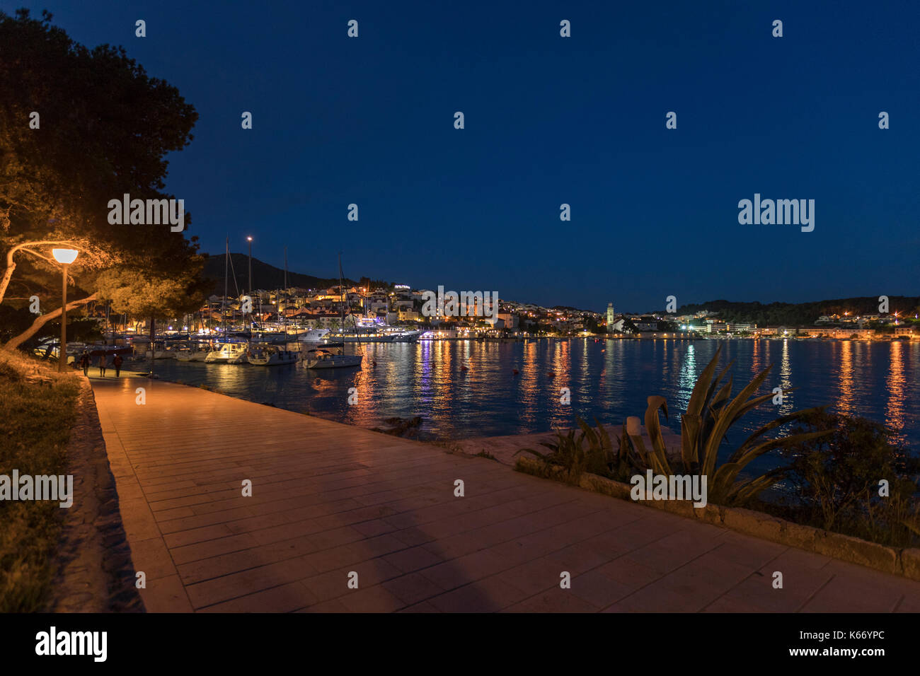 Nighttime view waterfront promenade hi-res stock photography and images ...