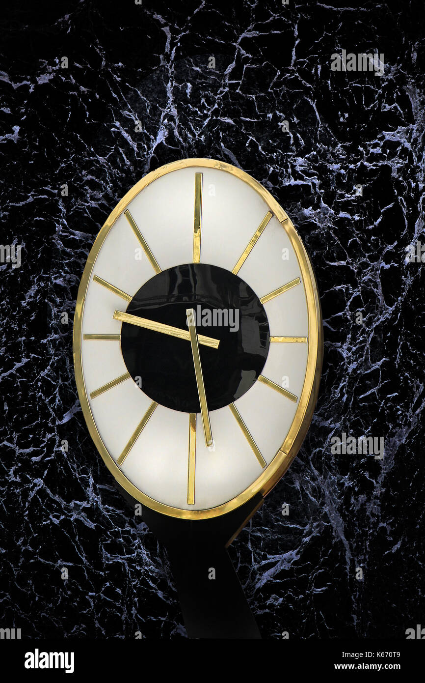The black marble clock hi-res stock photography and images - Alamy