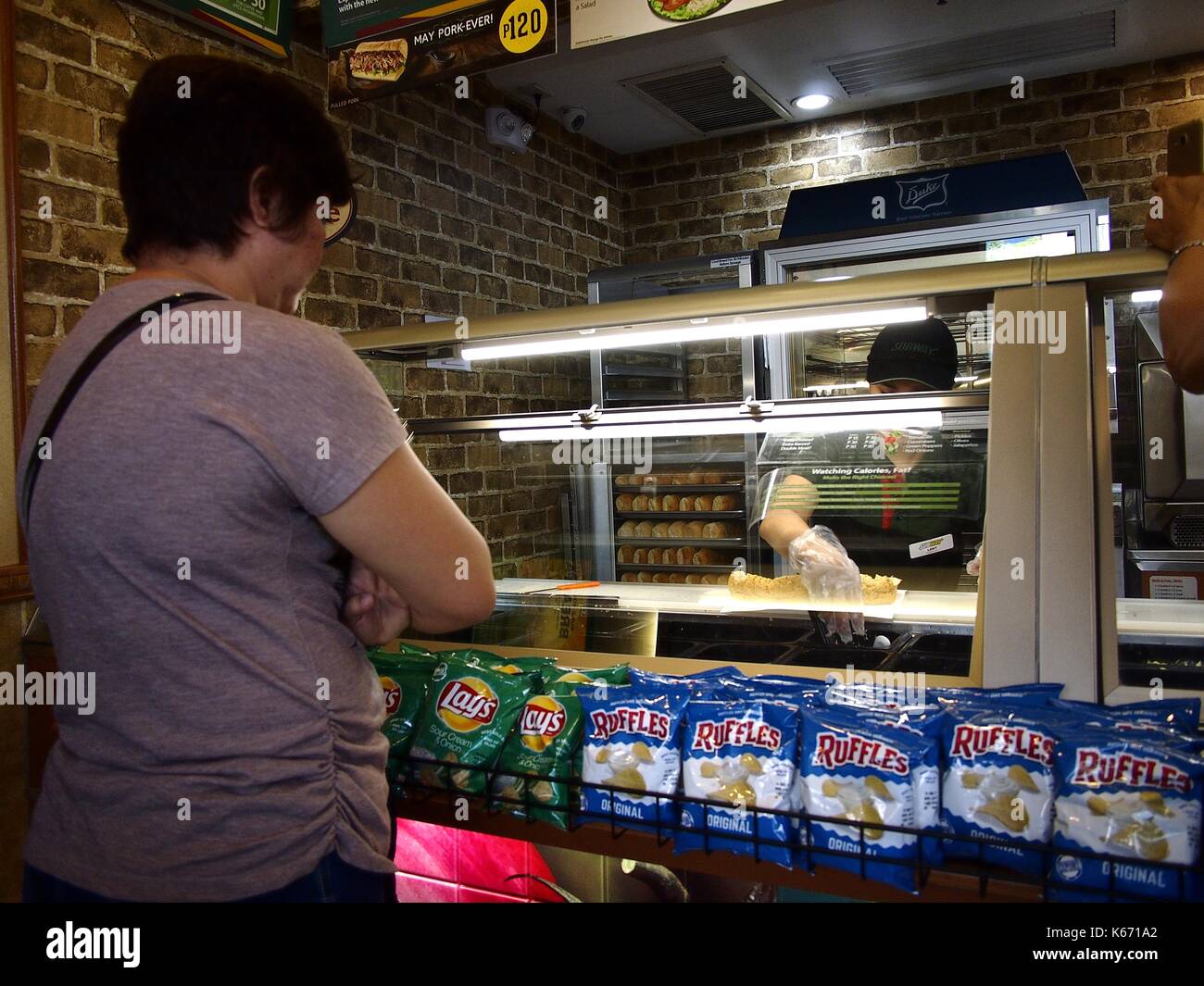 Subway restaurant counter hi-res stock photography and images - Alamy