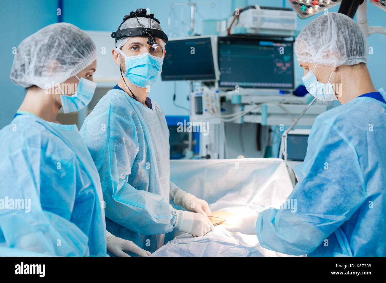 The three doctors hi-res stock photography and images - Alamy