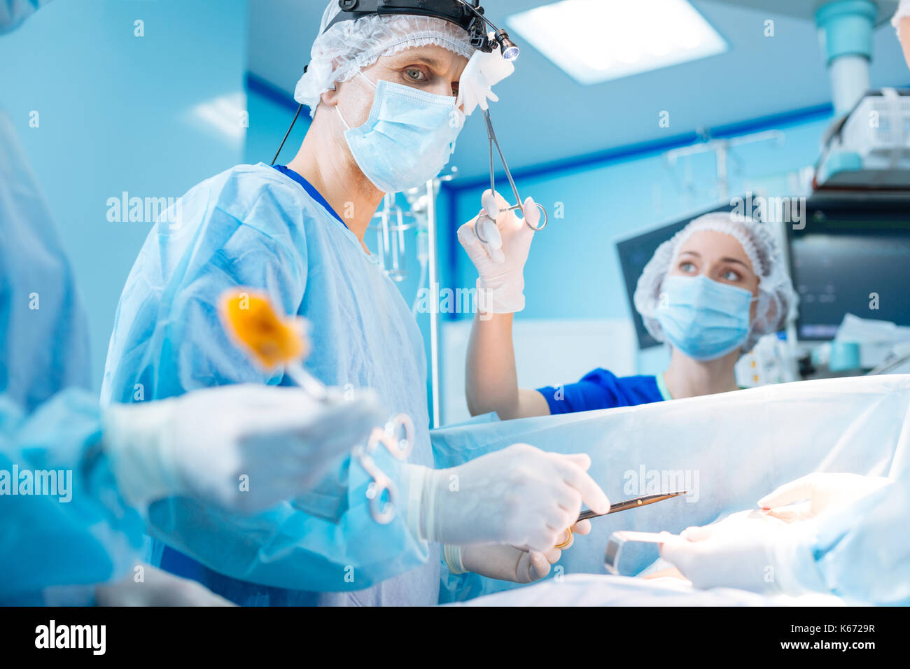 Straight theater hi-res stock photography and images - Alamy