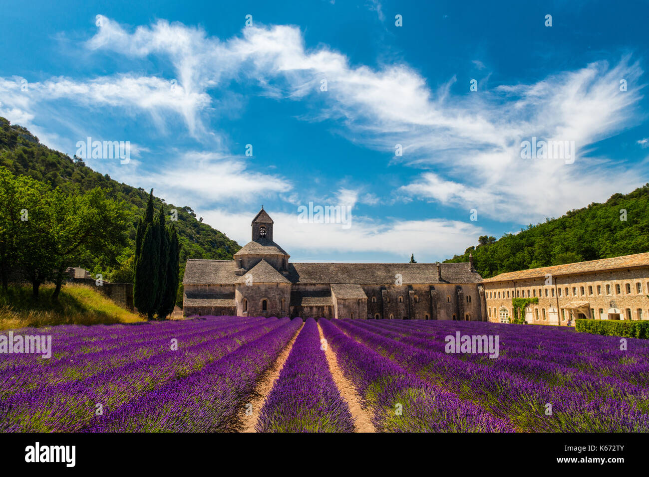 Abbazia cistercense senanque hi-res stock photography and images - Alamy