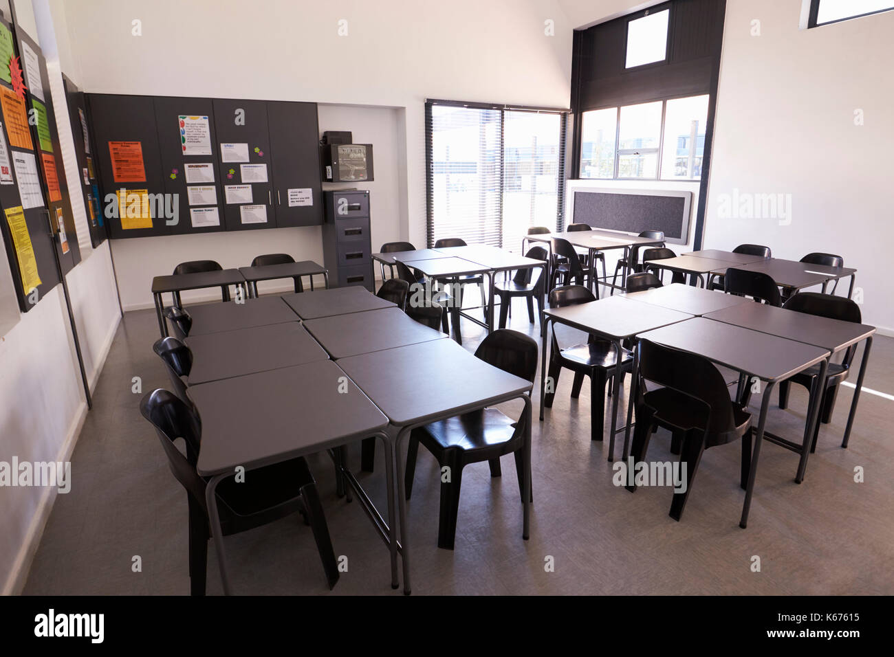 Modern science classroom in an elementary school Stock Photo - Alamy