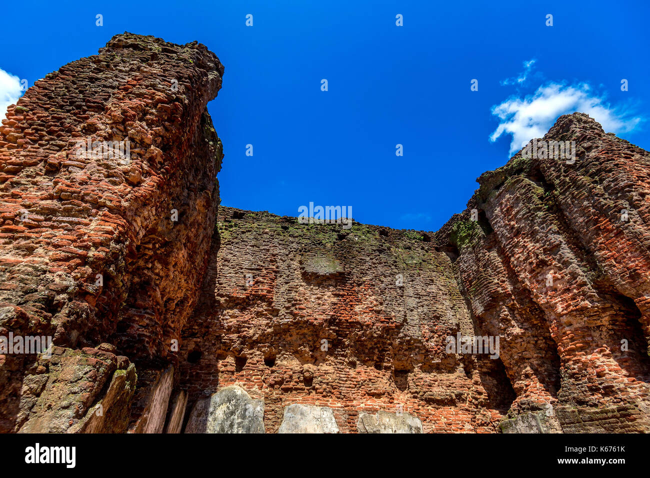 Royal palace of King Parakramabahu in Polonnaruwa Stock Photo - Alamy