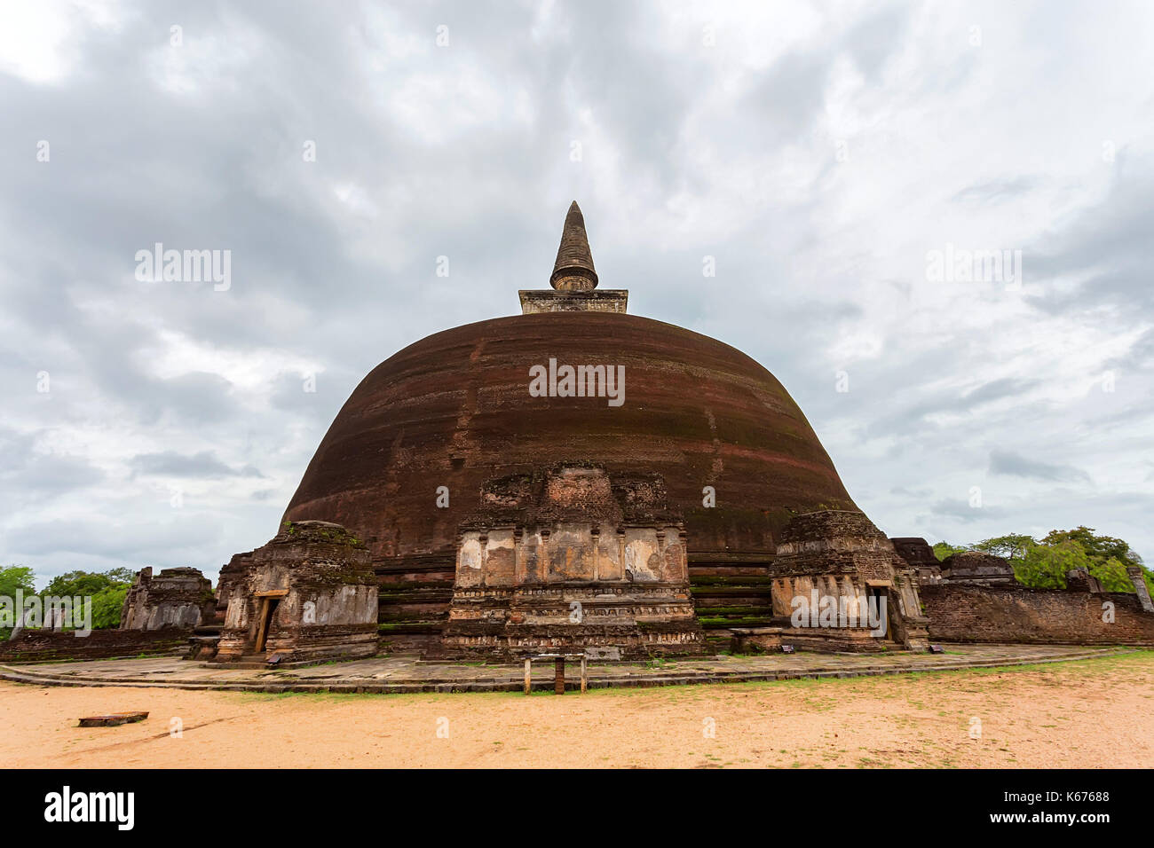 Ruins of Rankoth Vehera in Polonnaruwa Stock Photo - Alamy