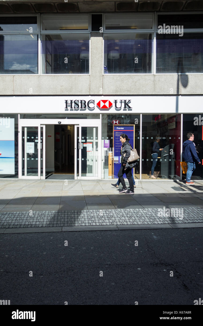 HSBC Bank on King Street, Hammersmith, London, W6, UK Stock Photo - Alamy