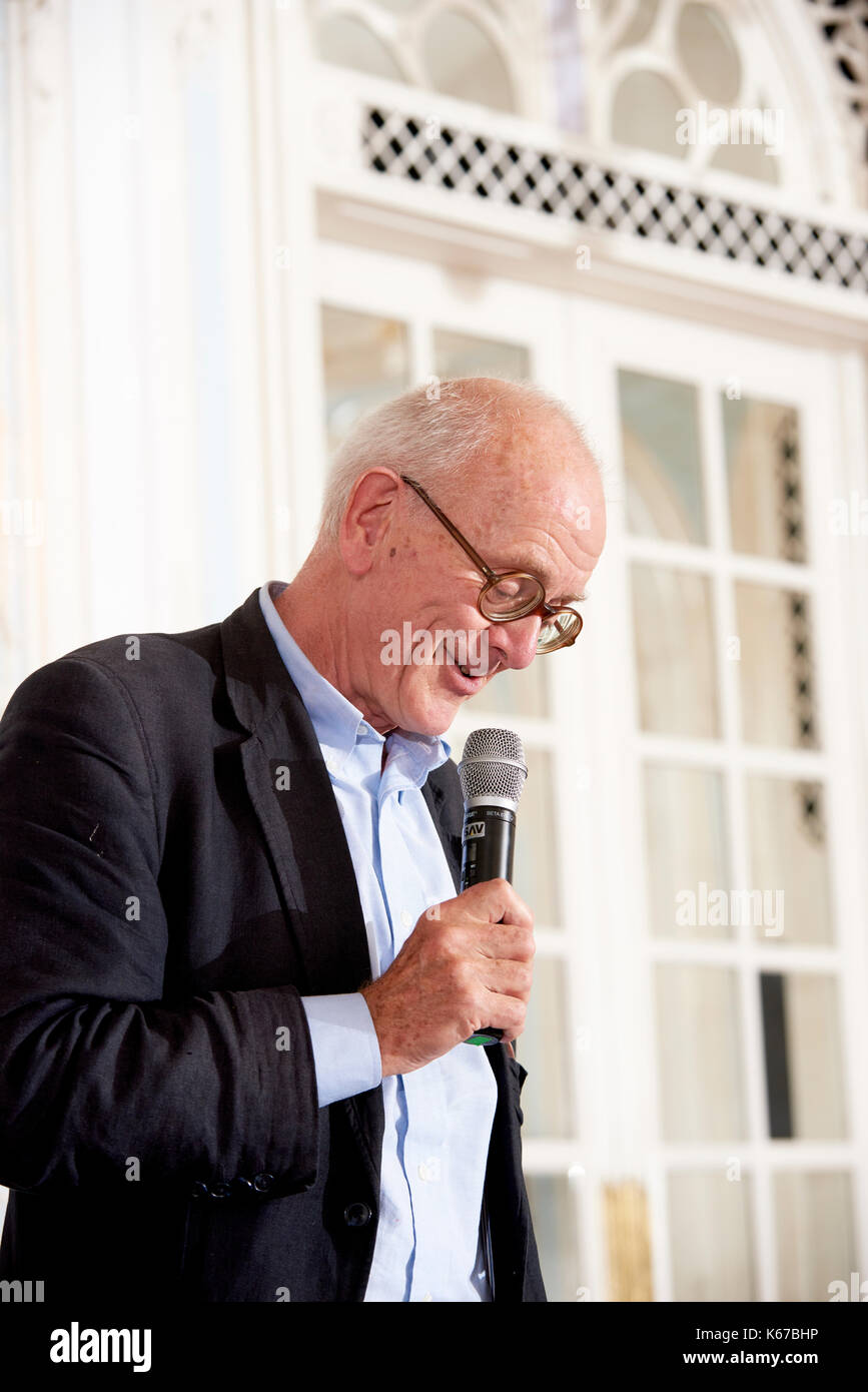 Neurosurgeon henry marsh hi-res stock photography and images - Alamy