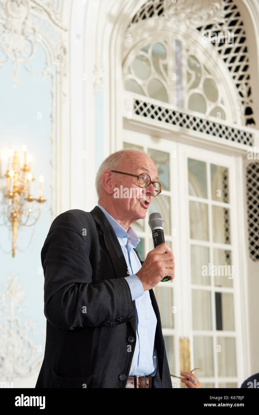 Neurosurgeon henry marsh hi-res stock photography and images - Alamy