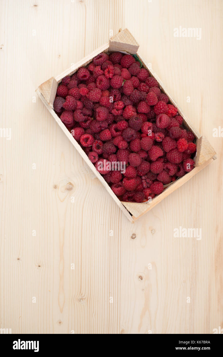 Ready for crate hi-res stock photography and images - Alamy