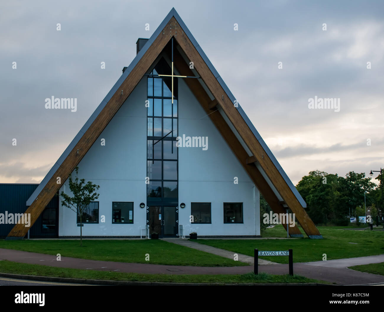 Social church street hi-res stock photography and images - Alamy