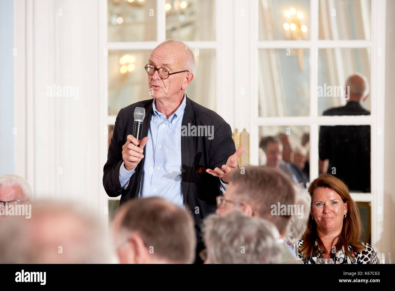 Neurosurgeon henry marsh hi-res stock photography and images - Alamy