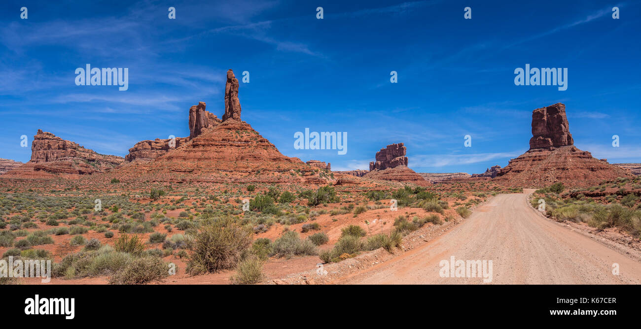 Valley of the gods rock formation hi-res stock photography and images ...