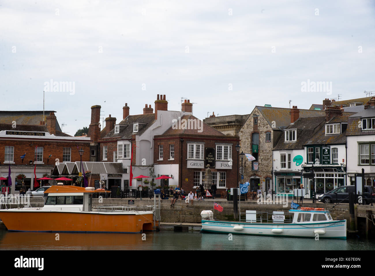 English village coast sea harbour beach hi-res stock photography and ...
