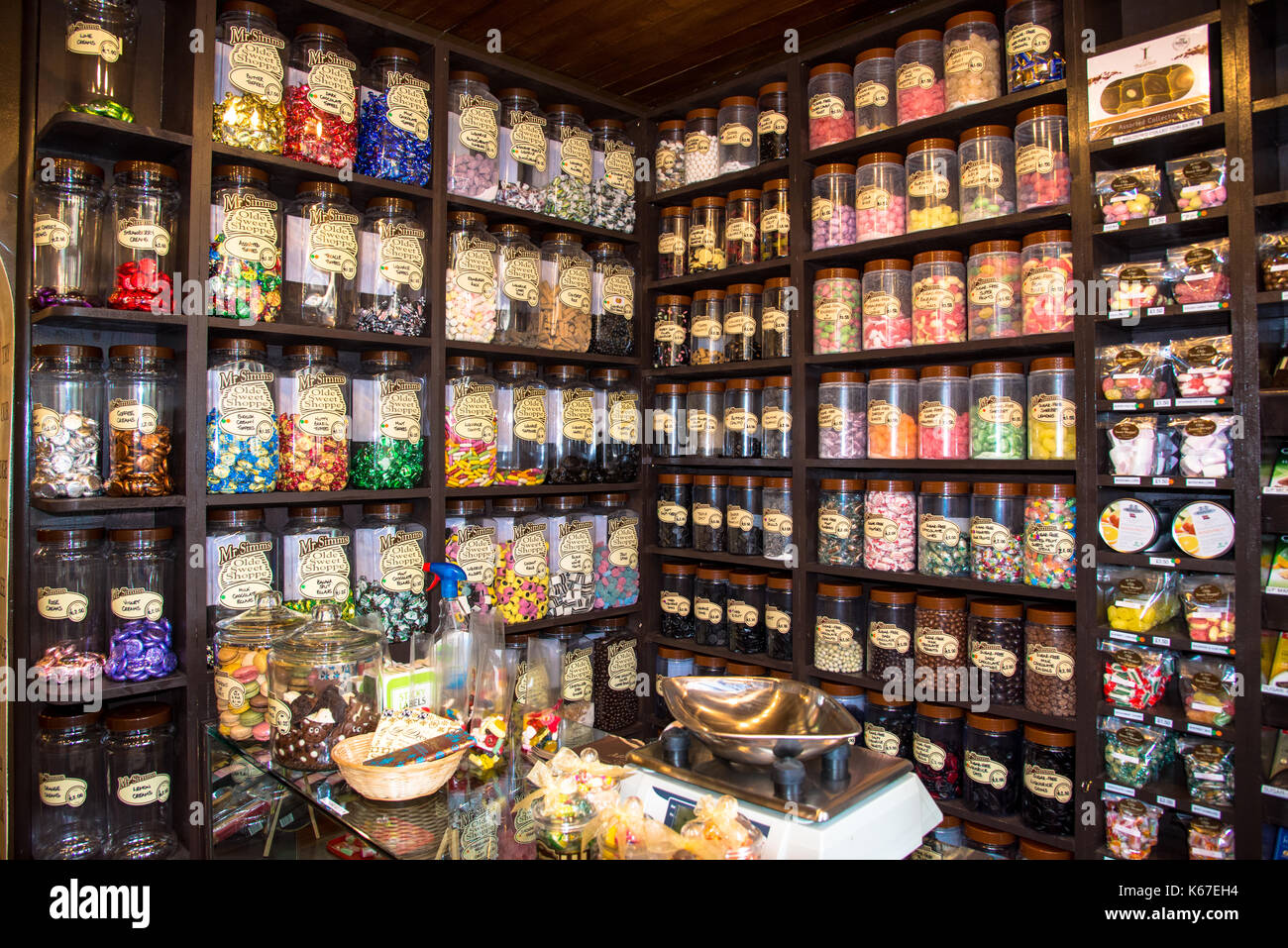 Old sweet shop counter hi-res stock photography and images - Alamy