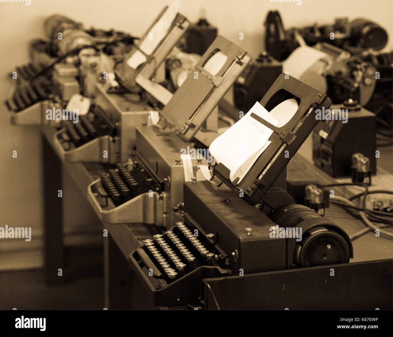 Typing pool 1940s hi-res stock photography and images - Alamy