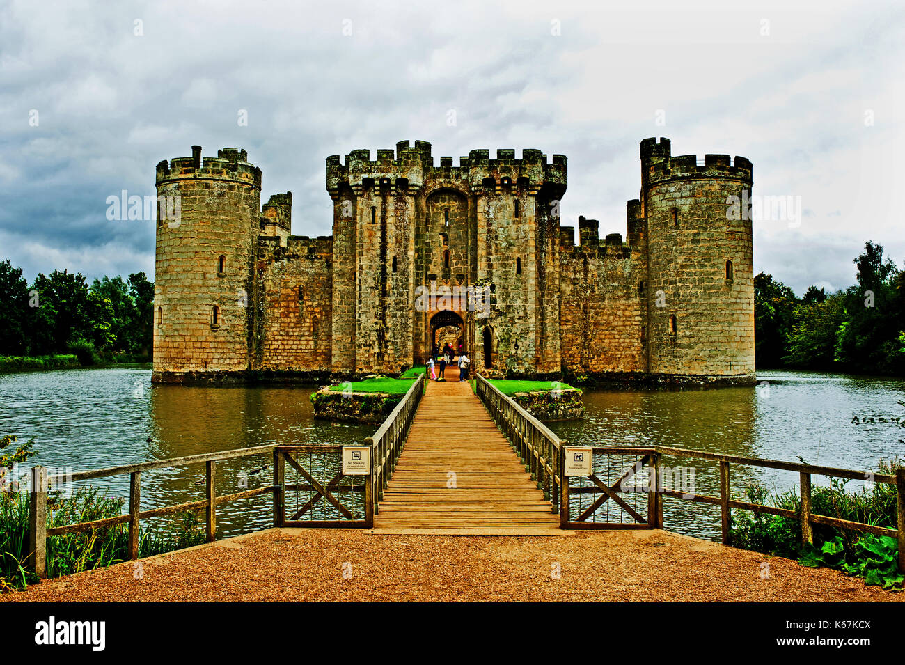 Bodiam castle hi-res stock photography and images - Alamy