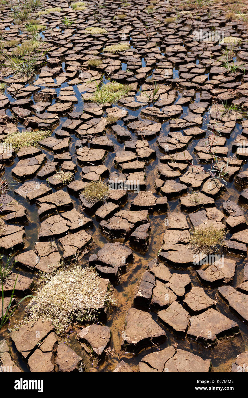 Empty dam hi-res stock photography and images - Alamy