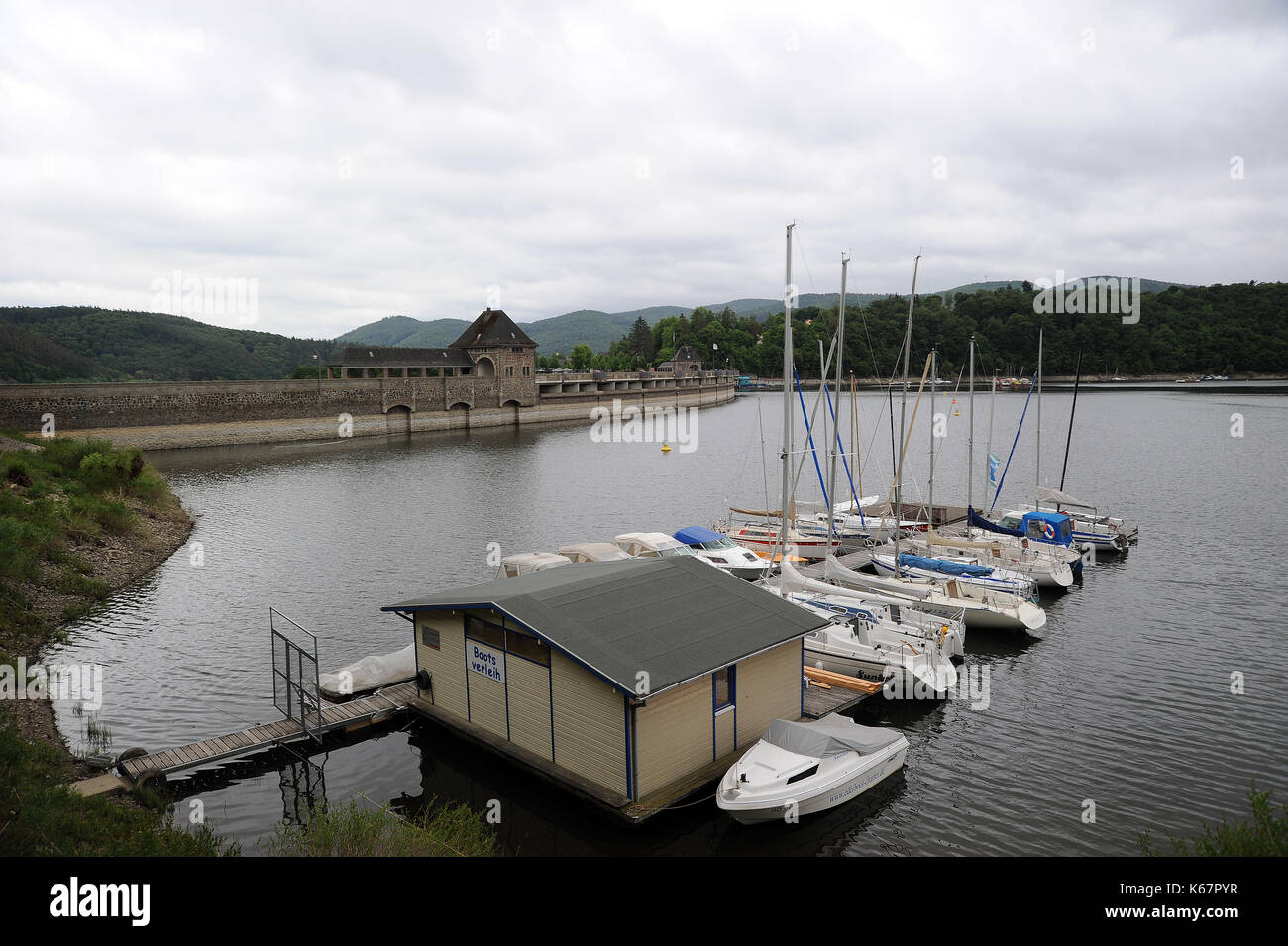 North tower of the Eder dam and the Edesee from the north shore Stock ...