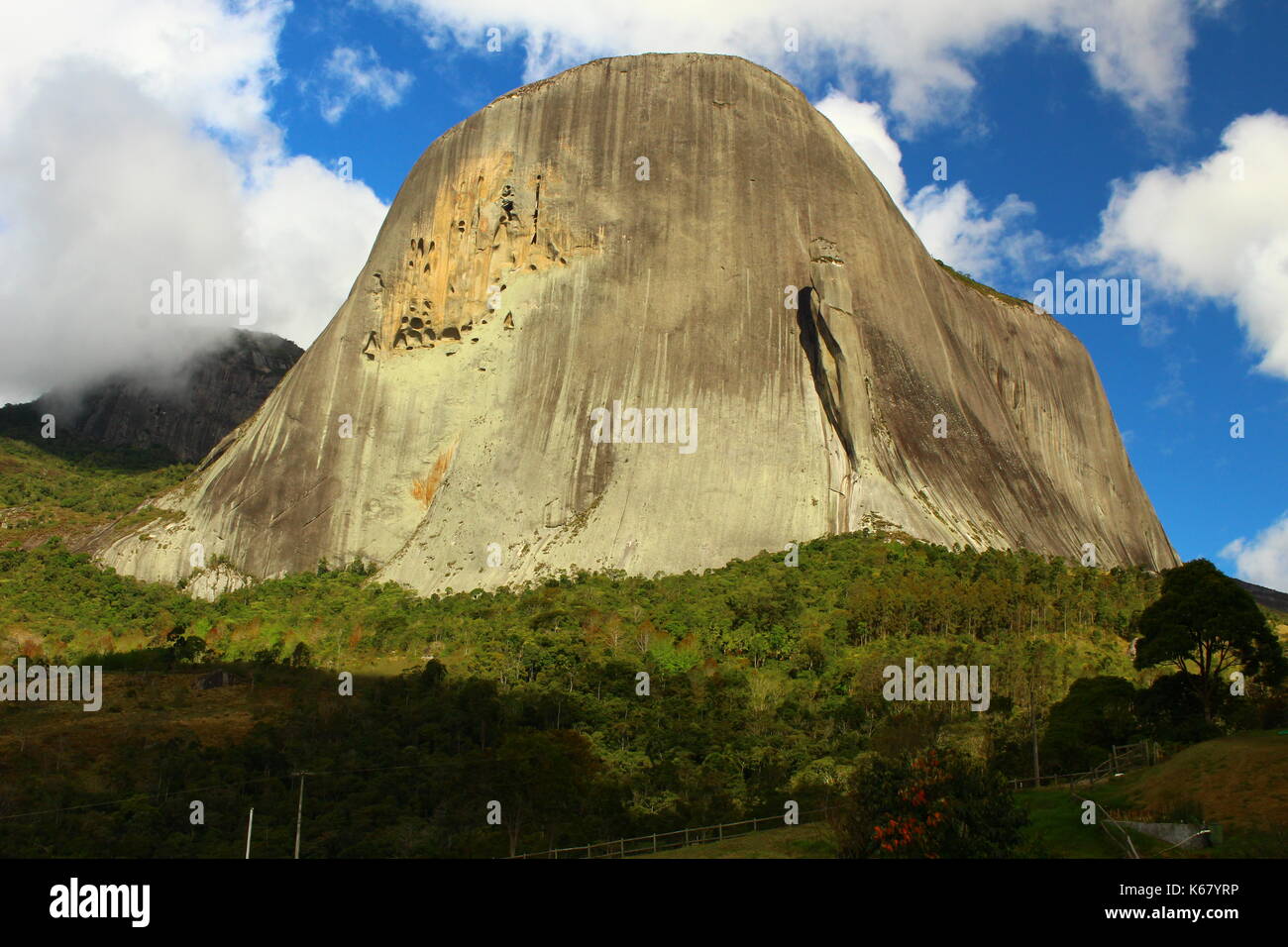 Park pedra azul hi-res stock photography and images - Alamy