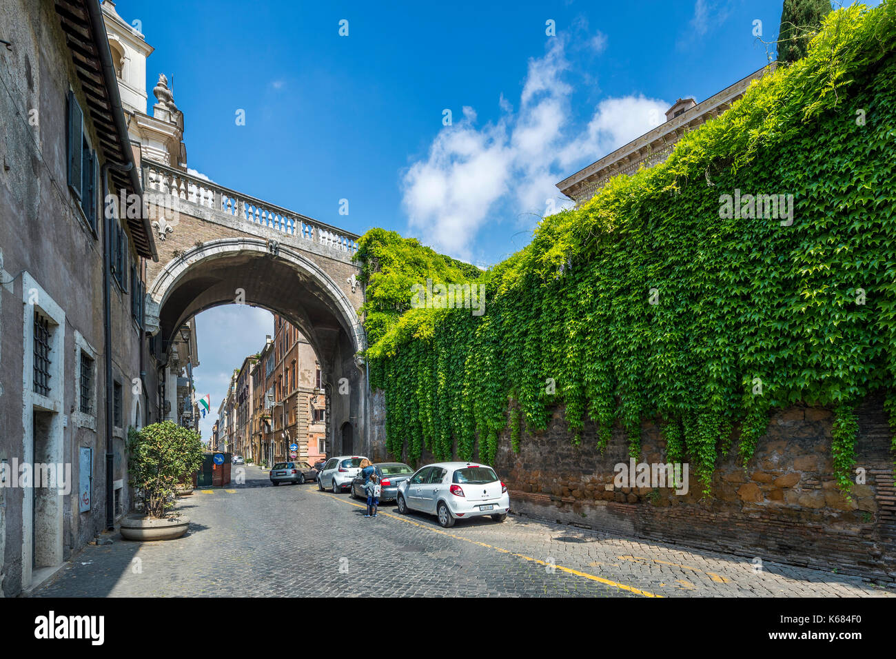 Via giulia rome hi-res stock photography and images - Alamy
