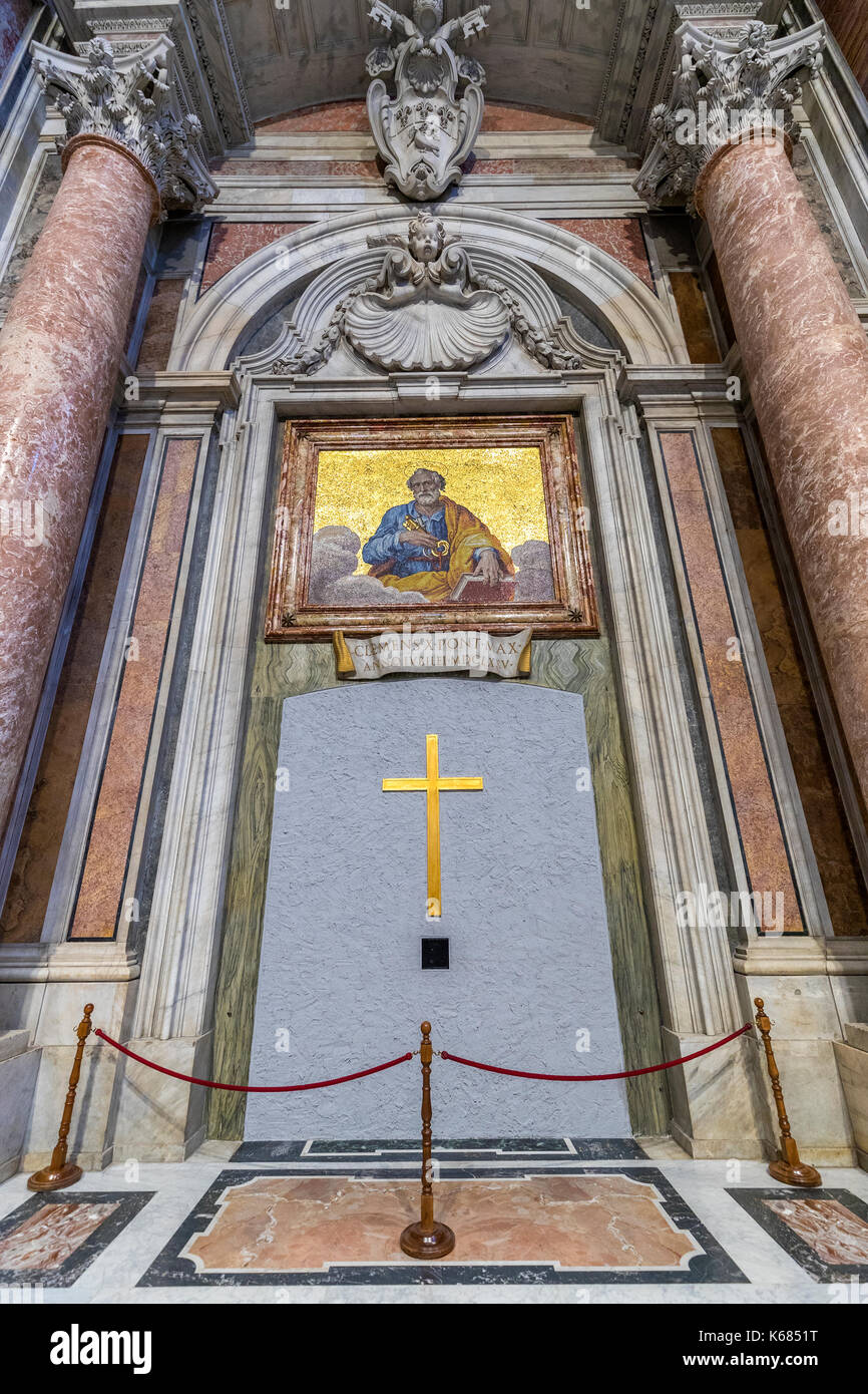 Basilica vaticana hi-res stock photography and images - Alamy