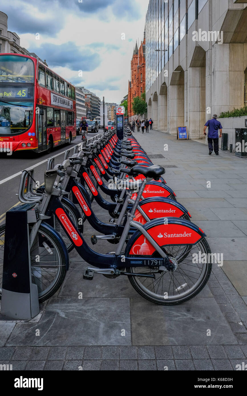 Bus for cycles hi-res stock photography and images - Alamy