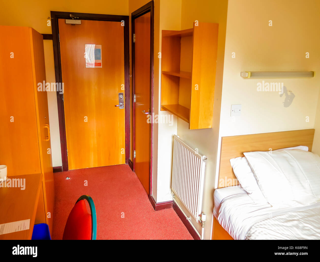 Halls of residence hi-res stock photography and images - Alamy
