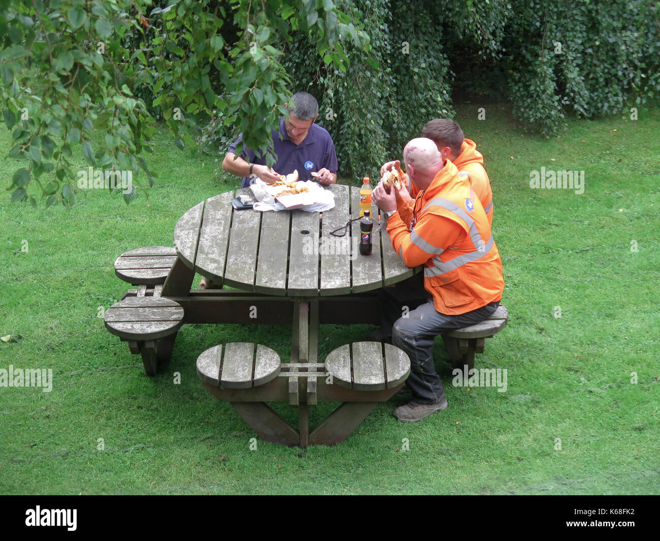 Group of workmen hi-res stock photography and images - Alamy