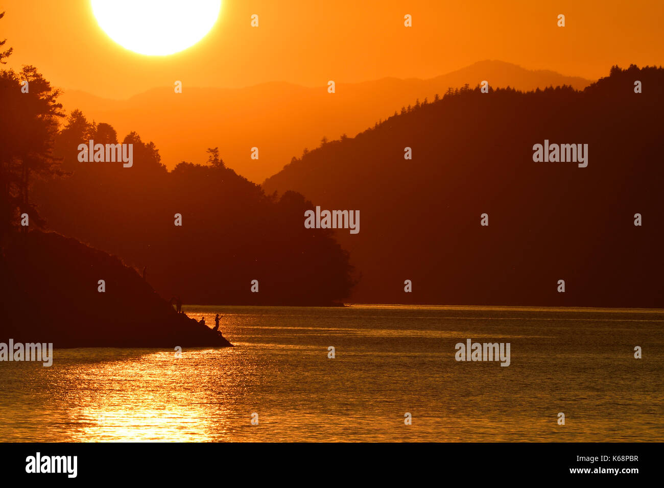 A beautiful sunset at Neck Point park just north of Piper's Lagoon on ...