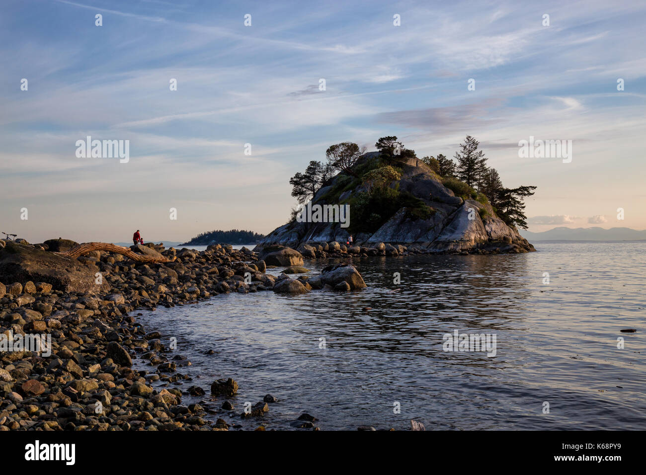 Beautiful nature landscape picture of Whytecliff Park during a sunny ...