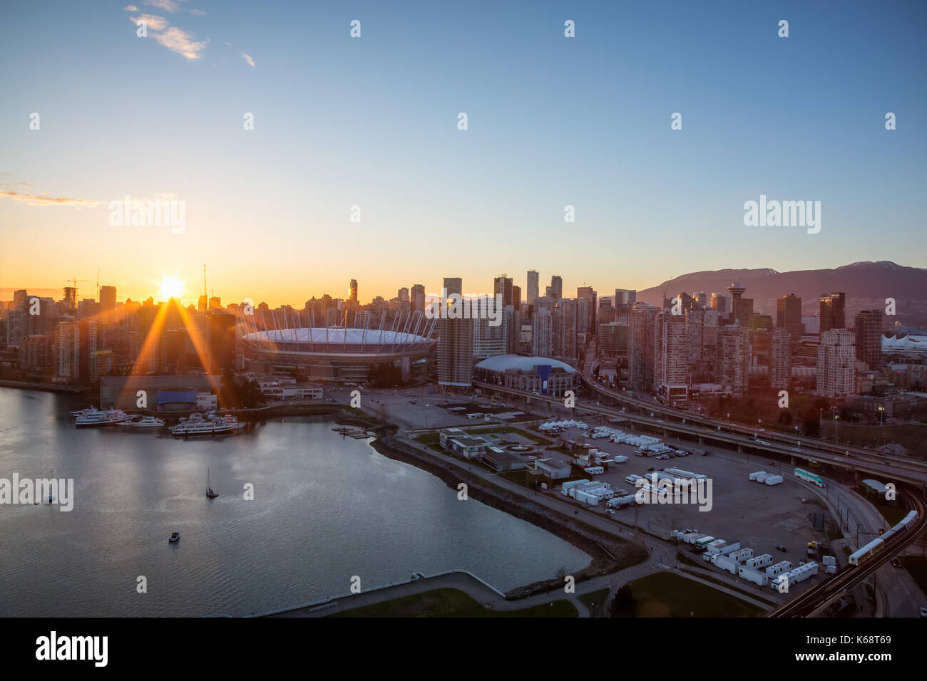 Aerial view of downtown vancouver hi-res stock photography and images ...