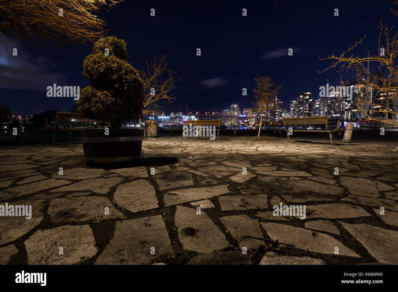 Vancouver city night bench hi-res stock photography and images - Alamy