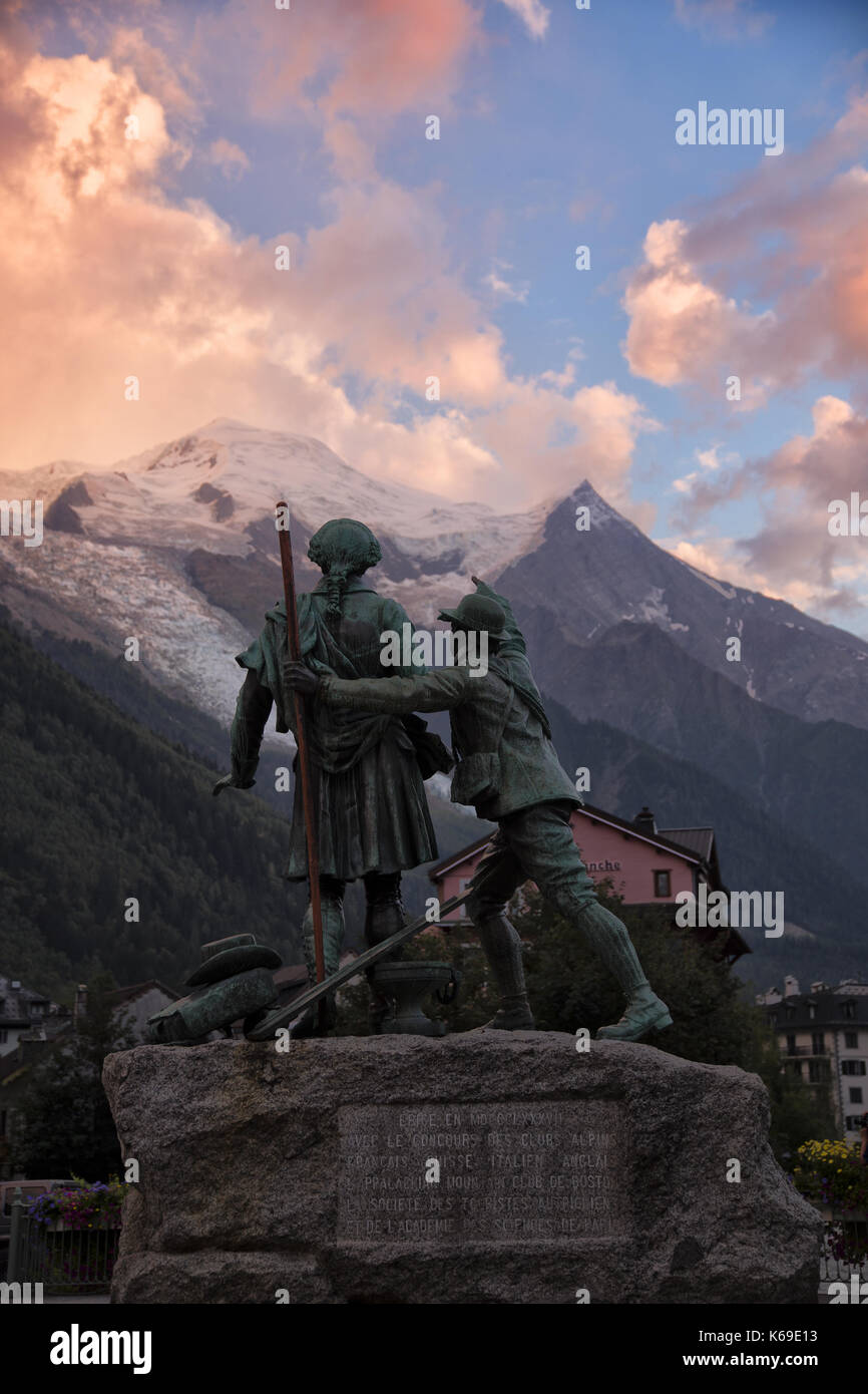 France haute savoie chamonix statue hi-res stock photography and images ...