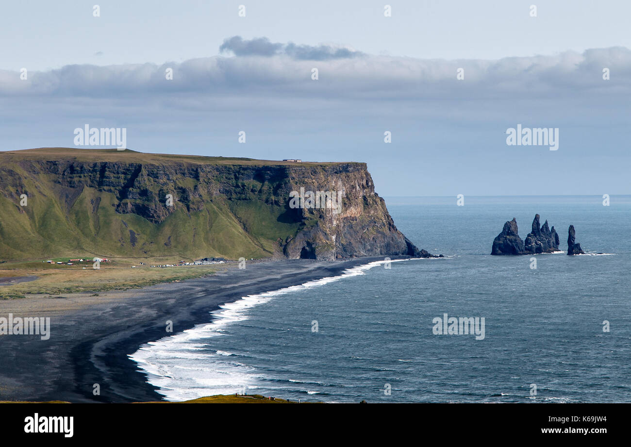 Iceland summer coastline landscape hi-res stock photography and images ...