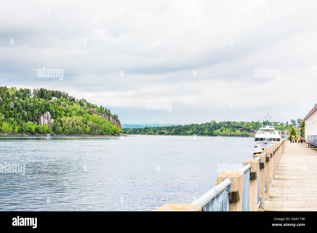 Sidewalk terrace hi-res stock photography and images - Alamy
