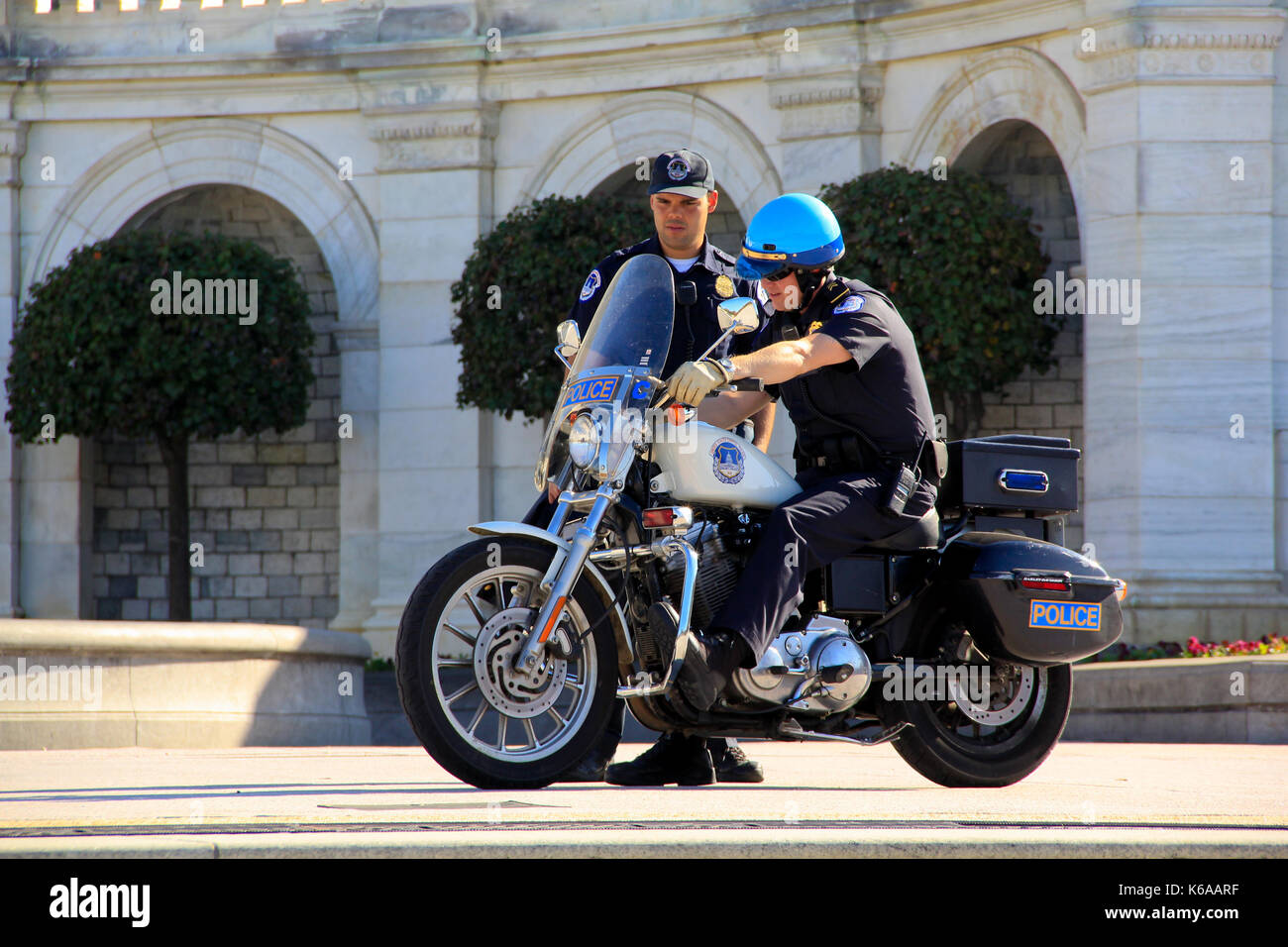 Us capitol police officers hi-res stock photography and images - Alamy