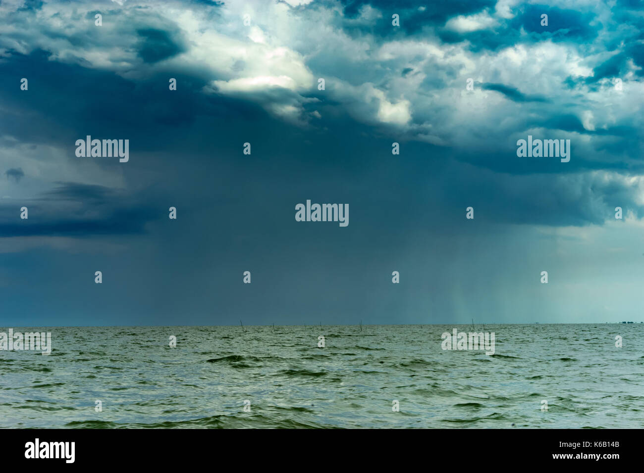 Storm on the lake hi-res stock photography and images - Alamy