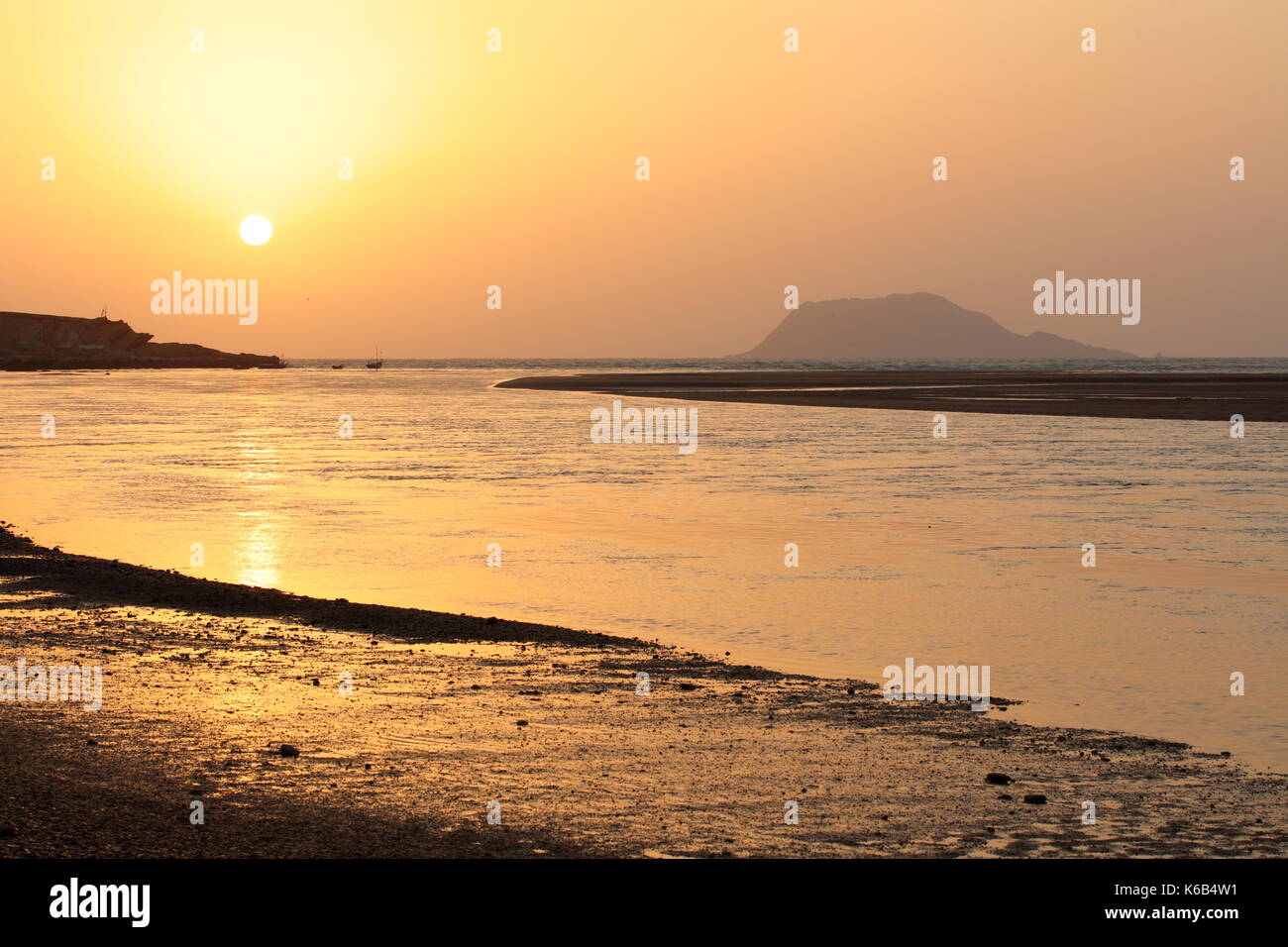 Sunehra Beach, Baluchistan, Pakistan Stock Photo - Alamy