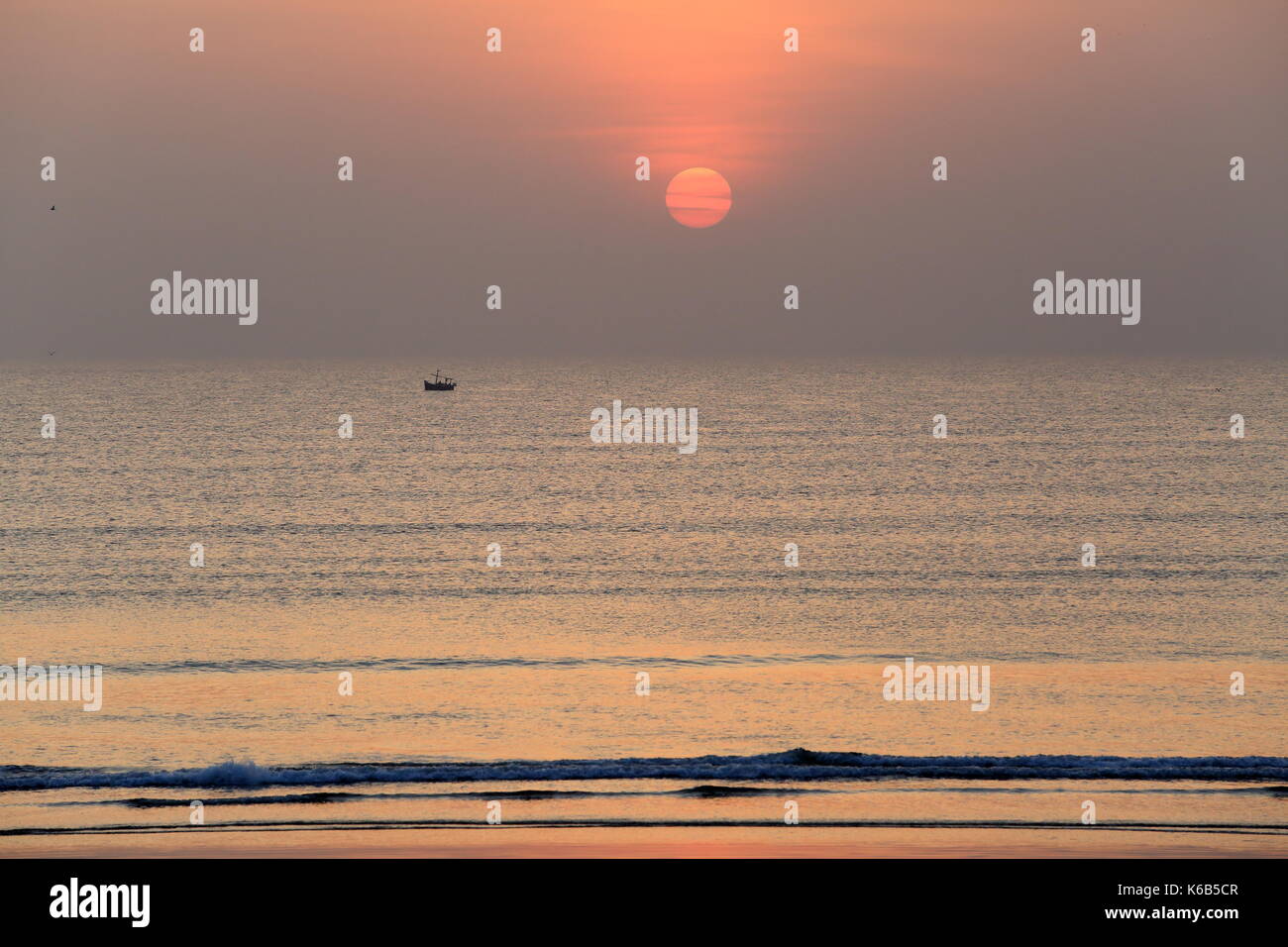 Sunset at Sea View Beach, Clifton, Karachi, Pakistan Stock Photo - Alamy